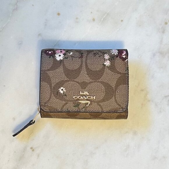 Coach | Accessories | Coach Mini Wallet | Poshmark